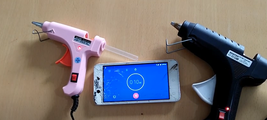 Mini vs. Full Size Glue Gun: What’s the Difference? - GlueGunWiki