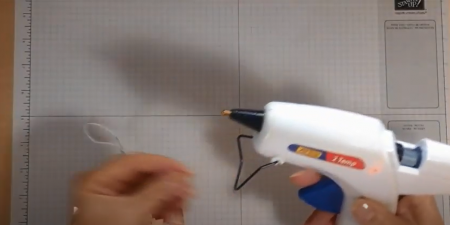 How to Use a Hot Glue Gun Without Strings? - GlueGunWiki